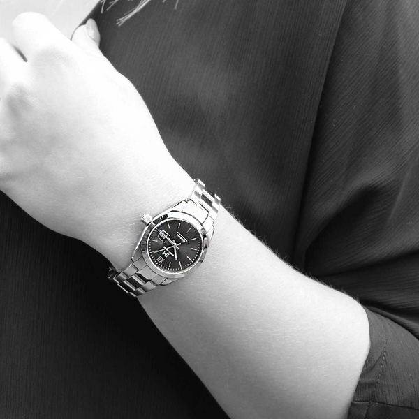 Jonny Moore luxury Blenheim watch with a link strap - jonnymoore